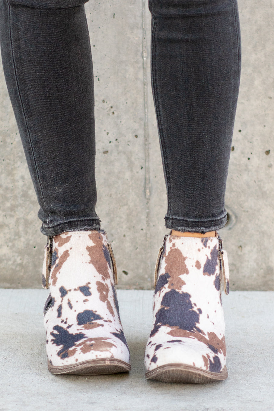 Very G Shoes | Chisel Ankle Boots - VGLB0380-Black&Brown – American Blues