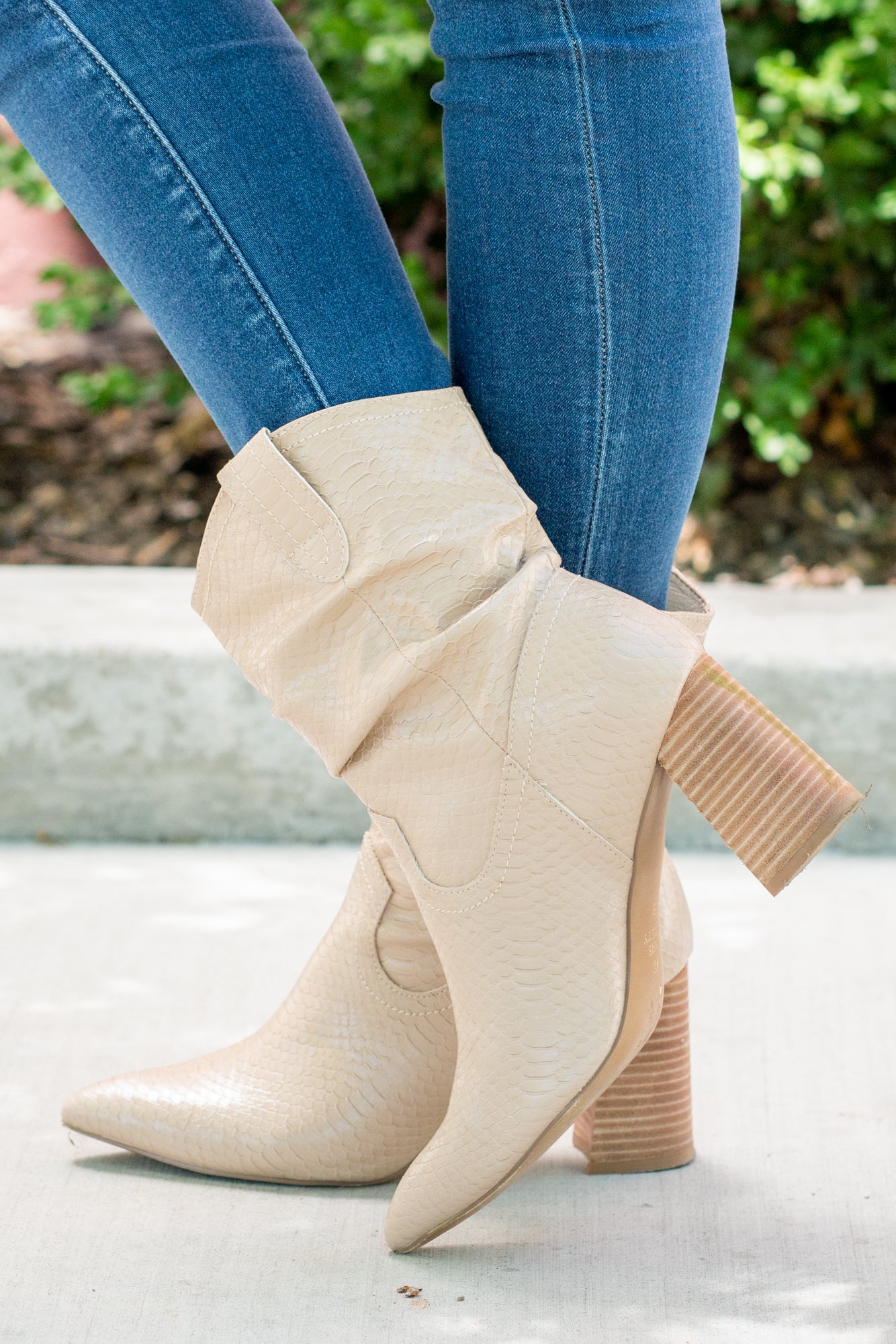 Oasis Society Shoes | Mavis Western Slouchy Boots Beige – American Blues